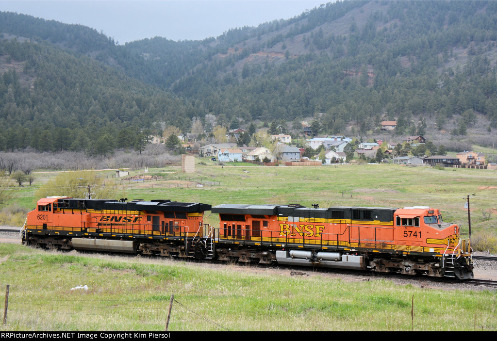 BNSF 5741 6201